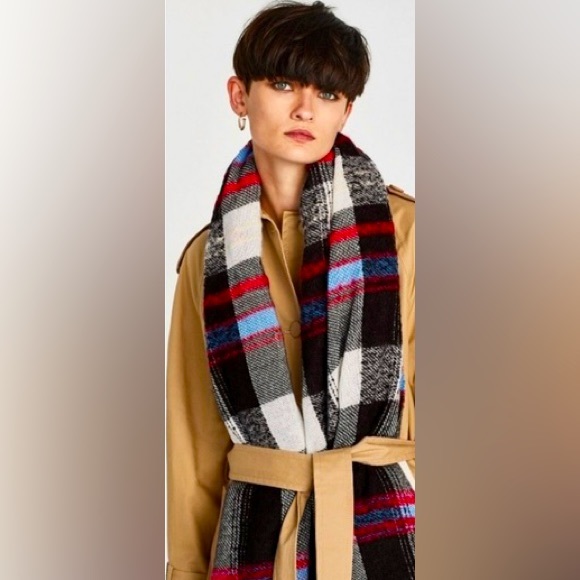 Zara | Accessories | Zara Scarf Beautiful Color Large Enough To Wear A ...